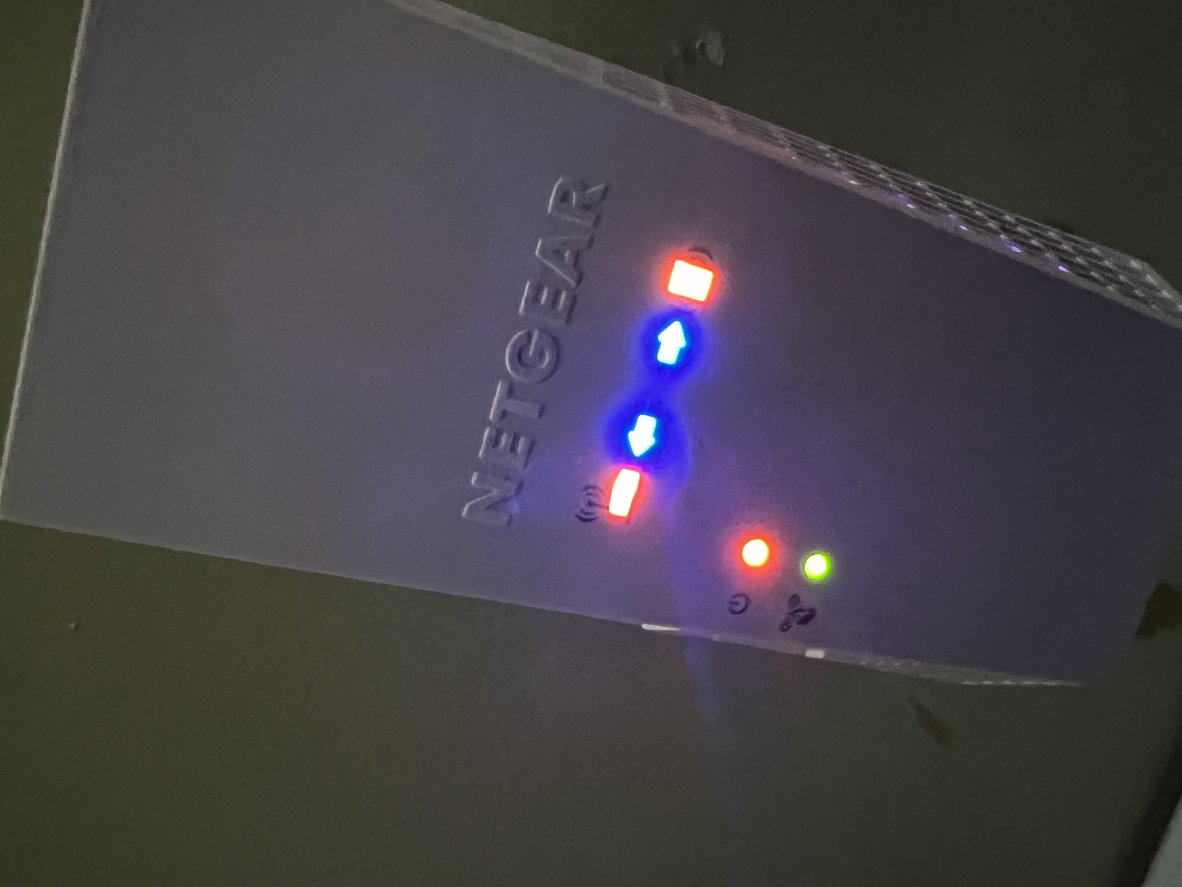 EX6250 Extender all lights are on when plugged in can't factory reset ...